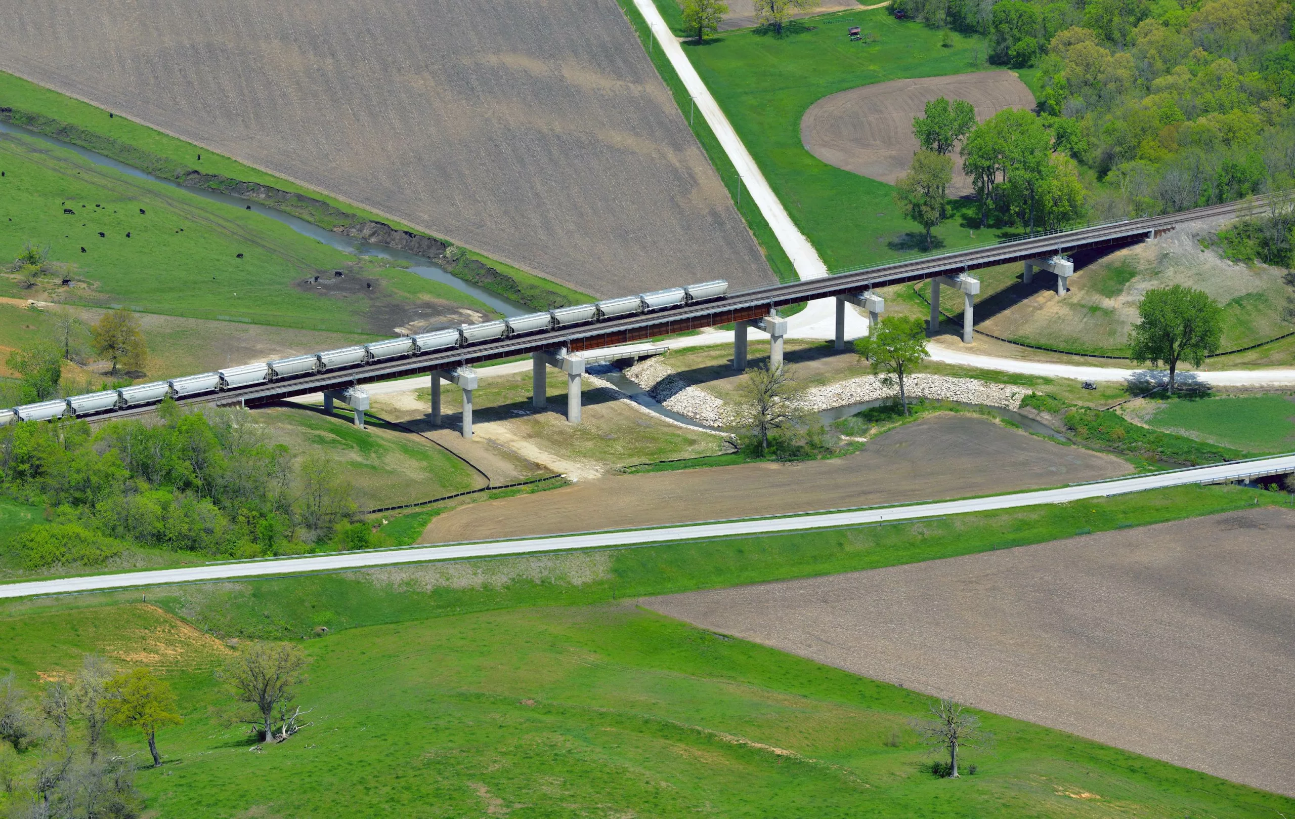BNSF Bridge 203.6 replacement near Media, Illinois - Hanson Inc.